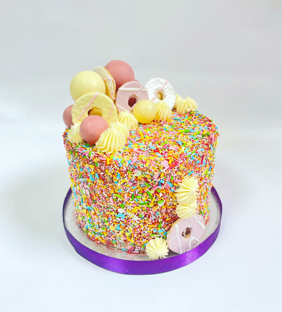 Funfetti Cake – Puddles Bespoke Patisserie