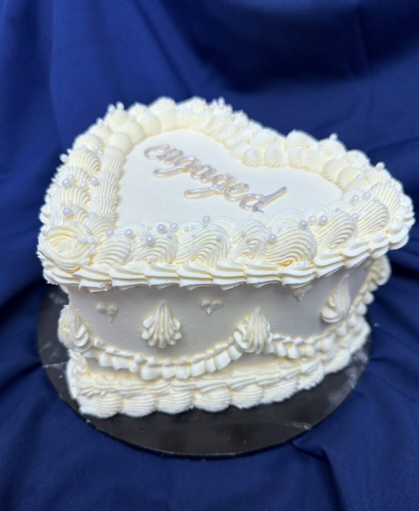 Love Lambeth Cake – Puddles Bespoke Patisserie